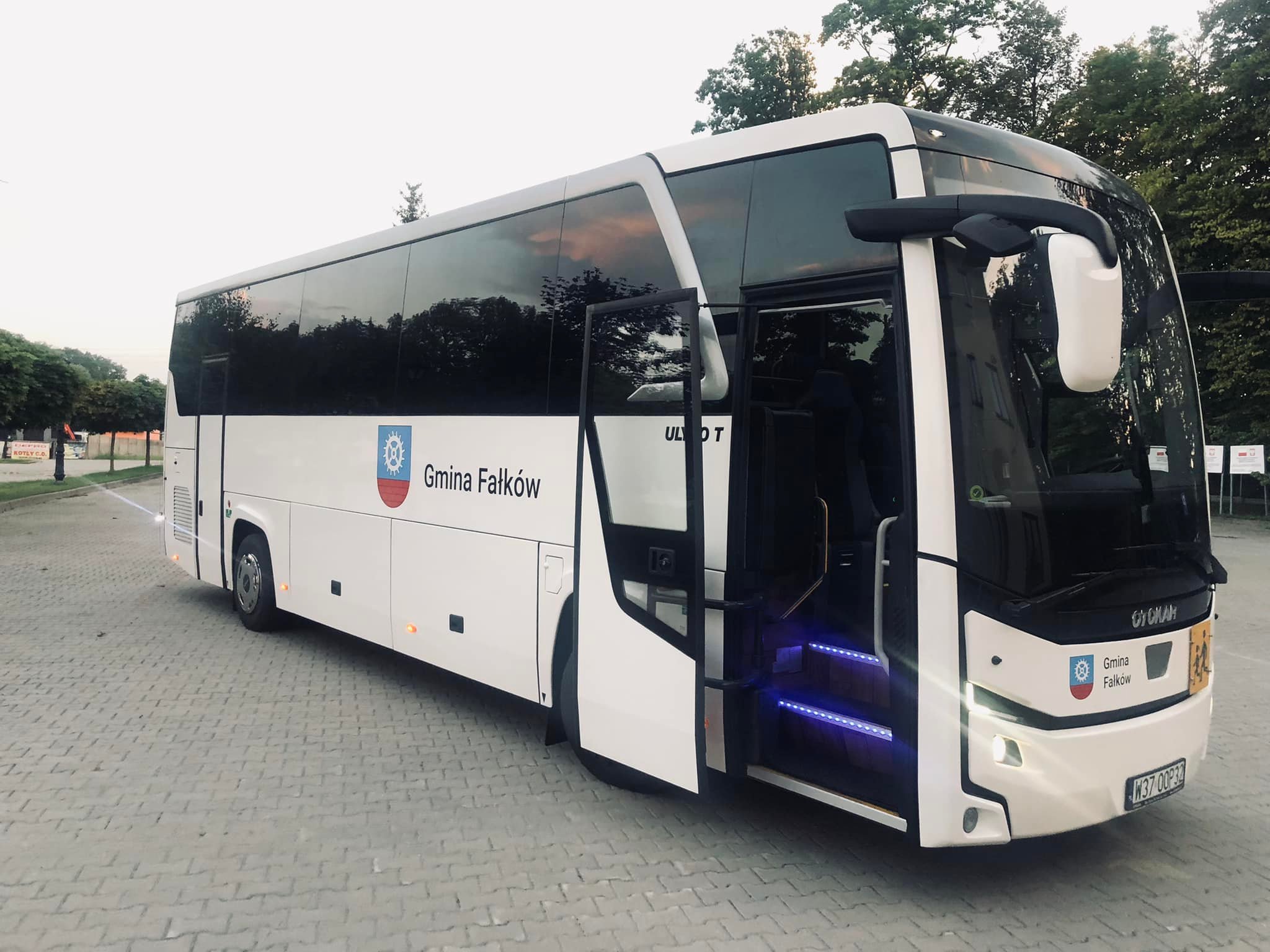 Nowoczesny autokar jest już w Fałkowie 01 - TKN24