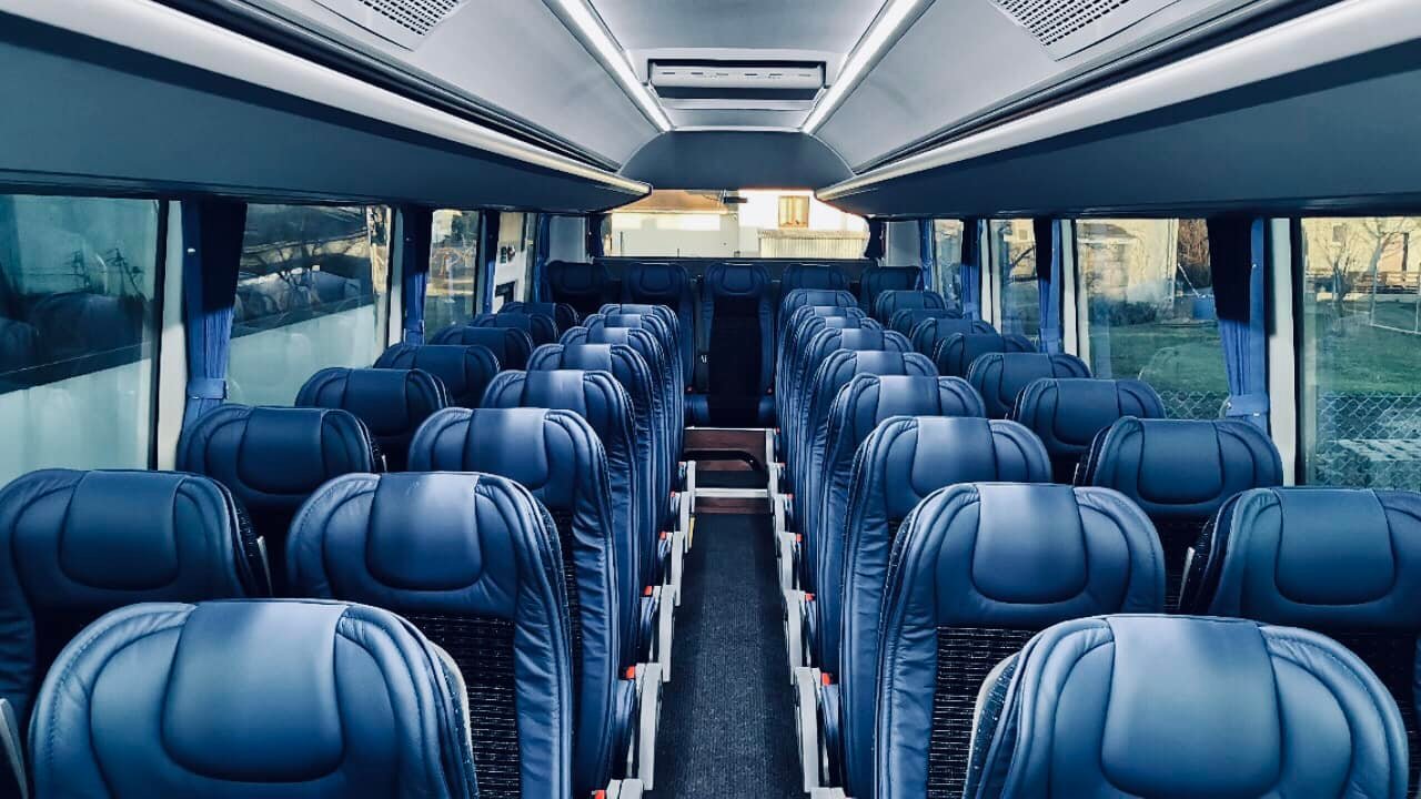 Nowoczesny autokar będzie dowoził dzieci w Fałkowie - TKN24