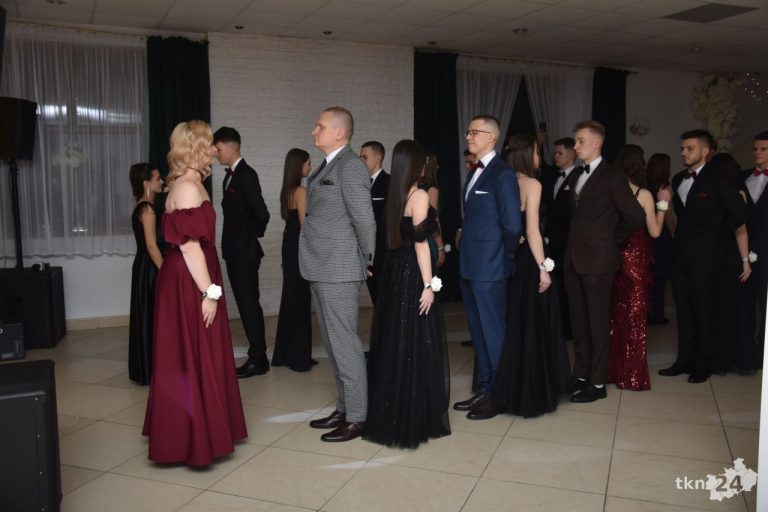 Studniówka 2025 ZSP w Stąporkowie. Polonez i część oficjalna 56 - TKN24