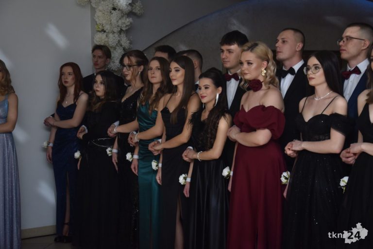 Studniówka 2025 ZSP w Stąporkowie. Polonez i część oficjalna 97 - TKN24