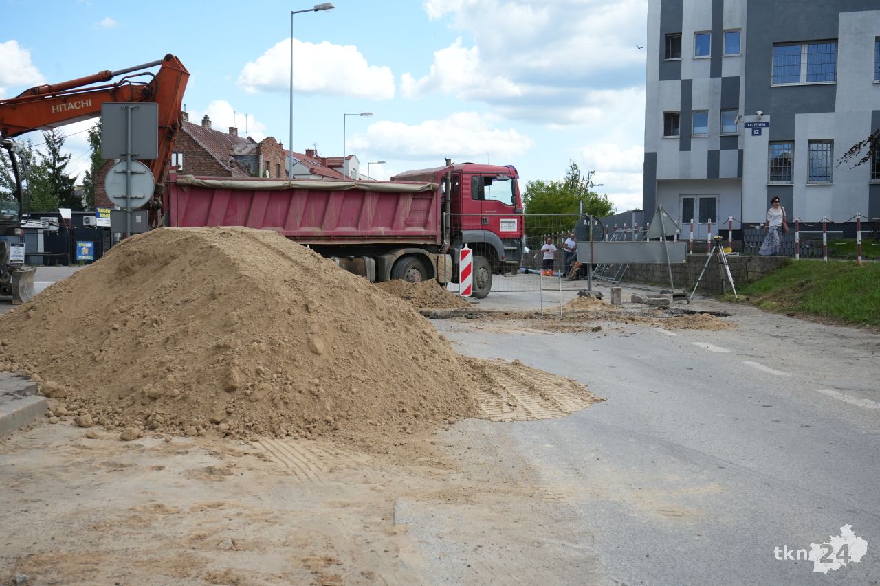 Ulica Łazienna zablokowana. Zaskoczeni przedsiębiorcy skarżą się na ...